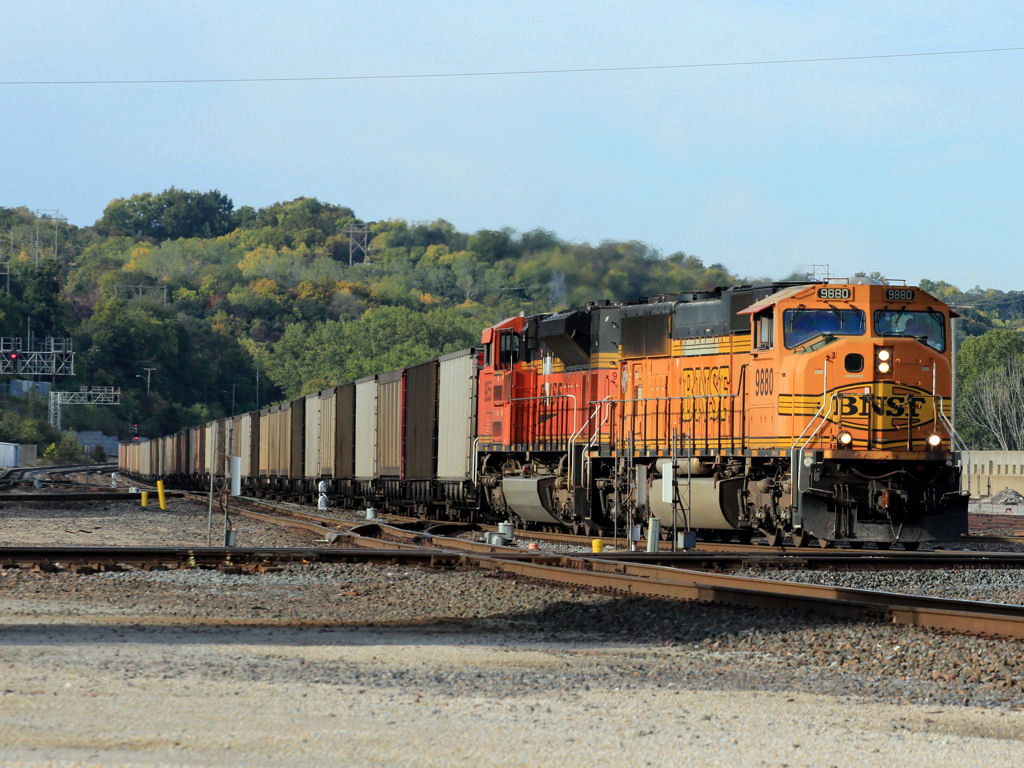 BNSF 9880